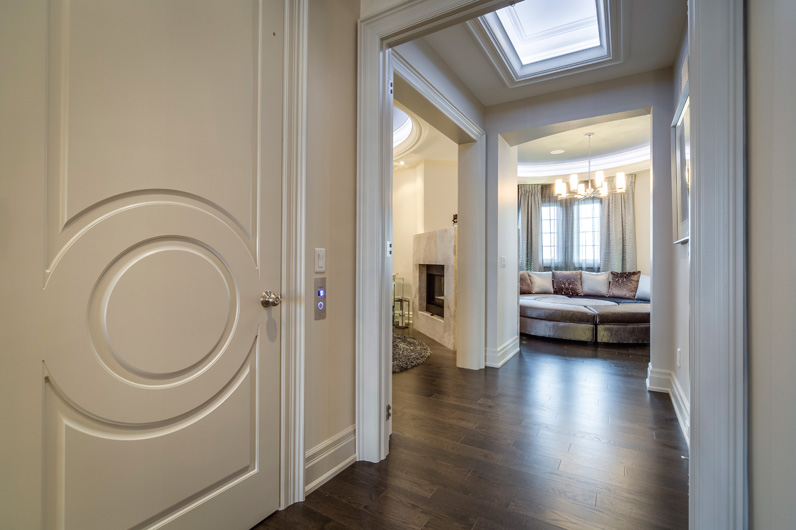 5 Styles to Consider for Your Custom Interior Doors | Traditional Door
